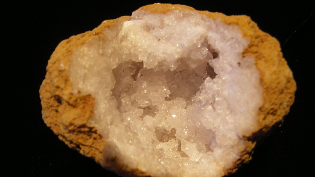 Quartz Geode – Southern Indiana – SOLD – Fossils Crystals